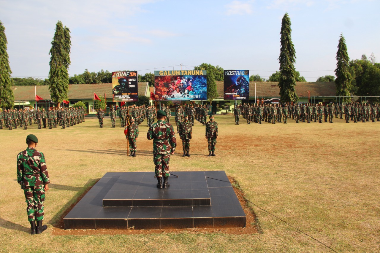 Jadi yang Terbaik, Danyonif Raider 321 Kostrad Sematkan Bendera Pinaka ...